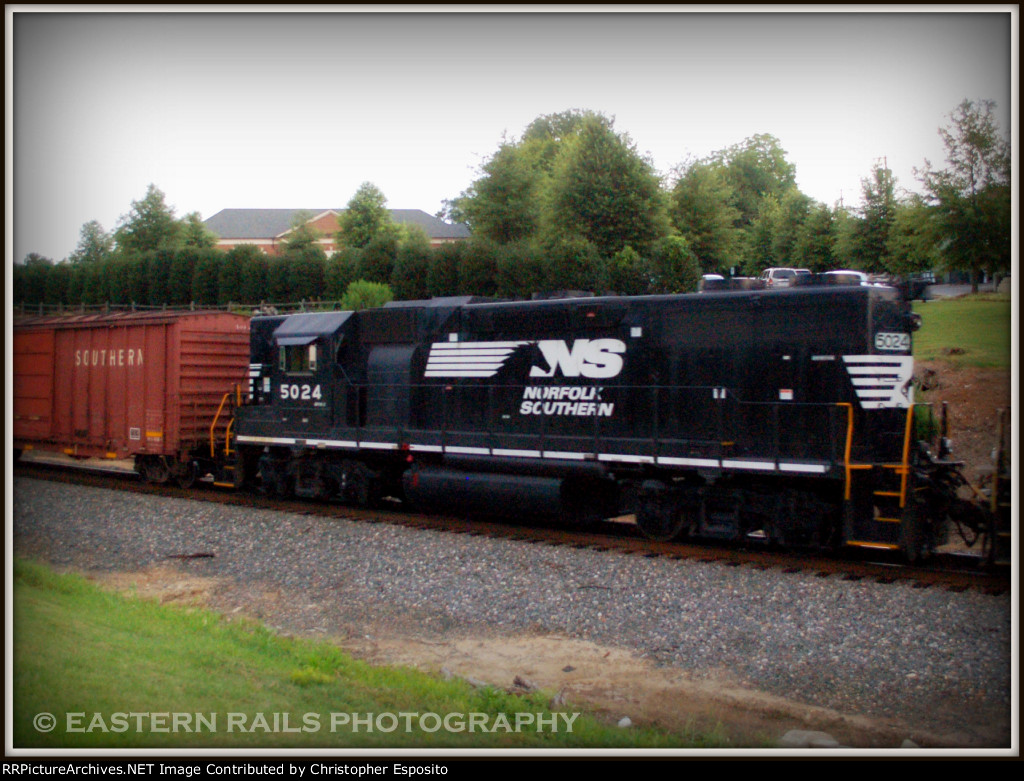 NS GP38-2 5024